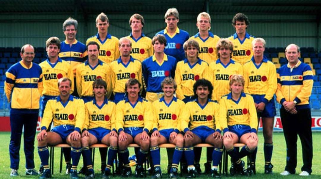 De Oranje Witter thuis – Edward Hoogendoorn | v.v. Dubbeldam