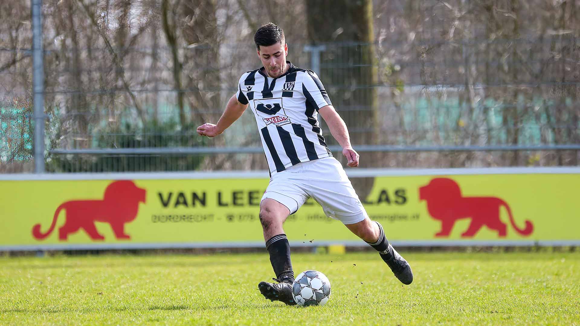 Dubbeldam 2 doet goede zaken | v.v. Dubbeldam