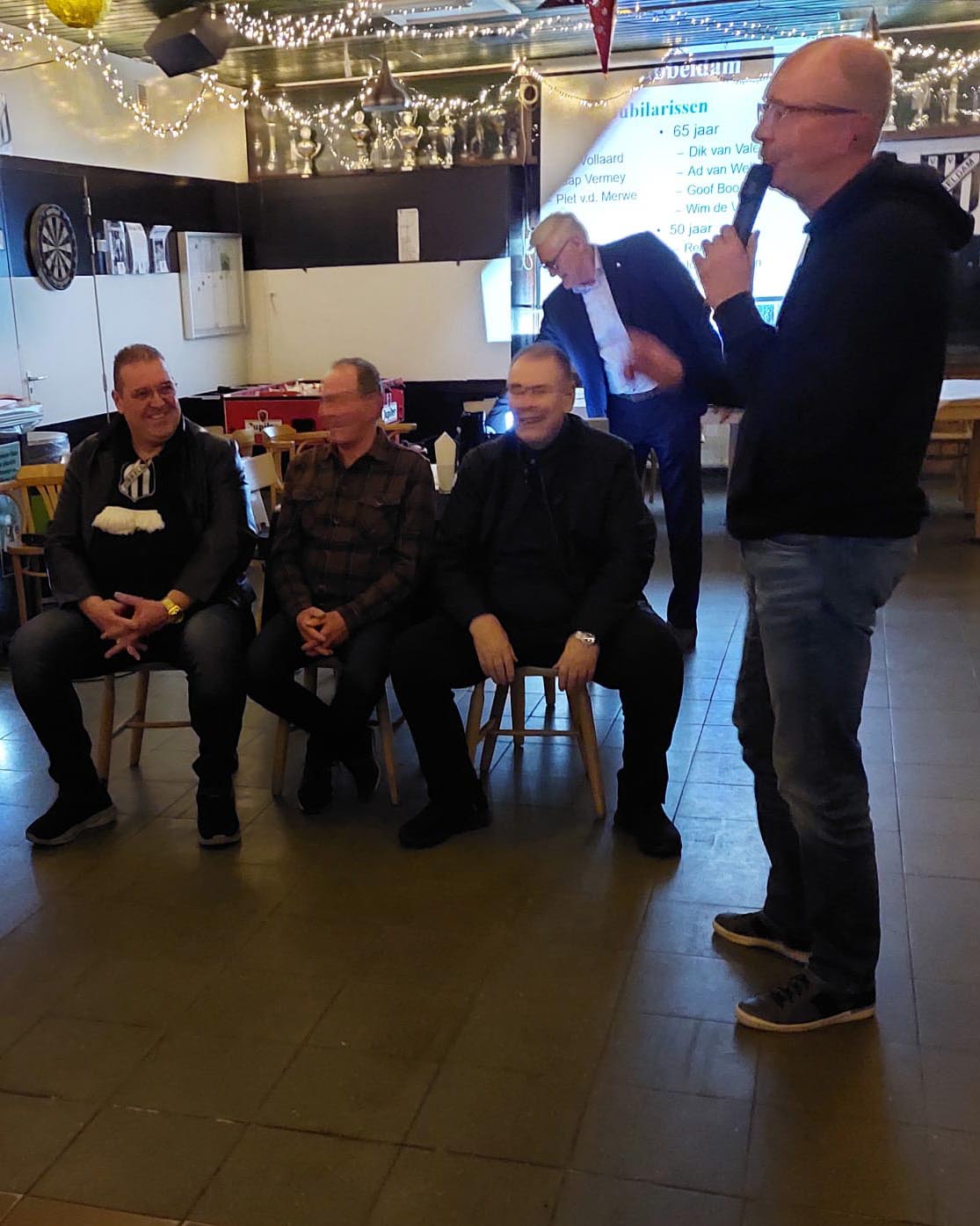 Jubilarissen in het zonnetje gezet | v.v. Dubbeldam