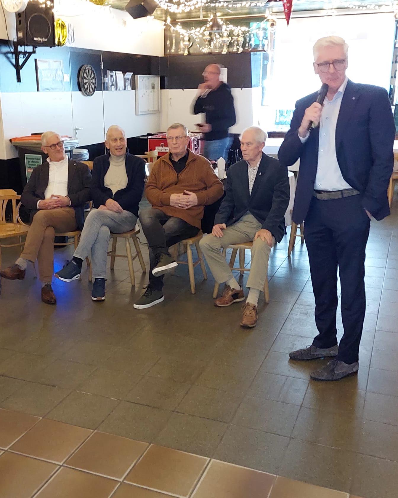 Jubilarissen in het zonnetje gezet | v.v. Dubbeldam