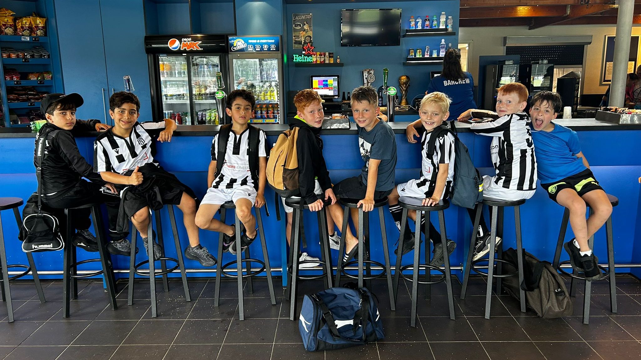 Sterke inhaalrace van Dubbeldam JO10-1 | v.v. Dubbeldam